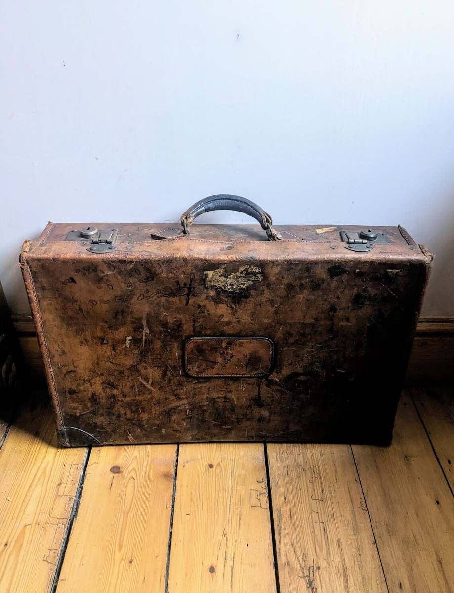 Early 20th century tan leather suitcase with beautiful patina - Oaky ...