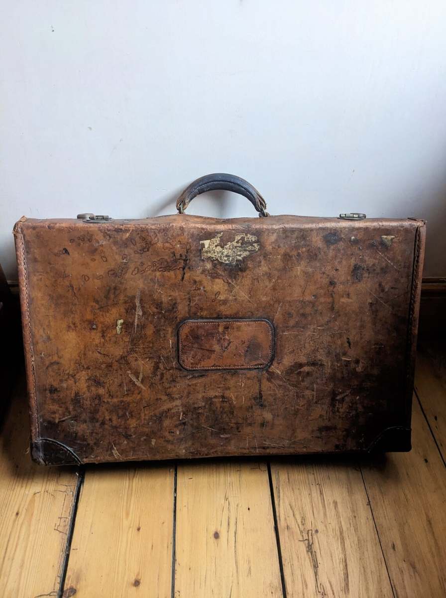Early 20th century tan leather suitcase with beautiful patina - Oaky ...