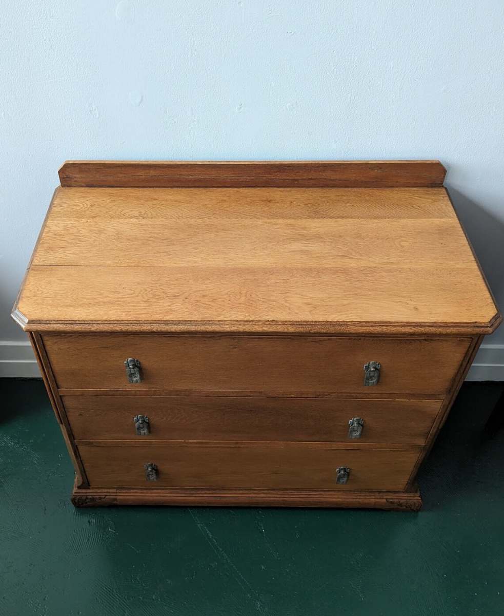 Elegant 1930s golden oak chest of drawers, with carved and Art Deco ...