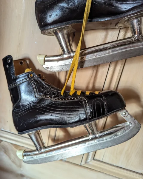 Midcentury brogue black leather Canadian ‘Maple Leaf’ ice skates | Oaky ...