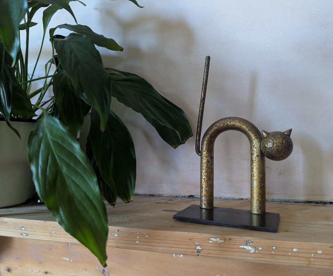 Art Deco cat by designer Walter Von Nessen | Oaky Doke Vintage Home