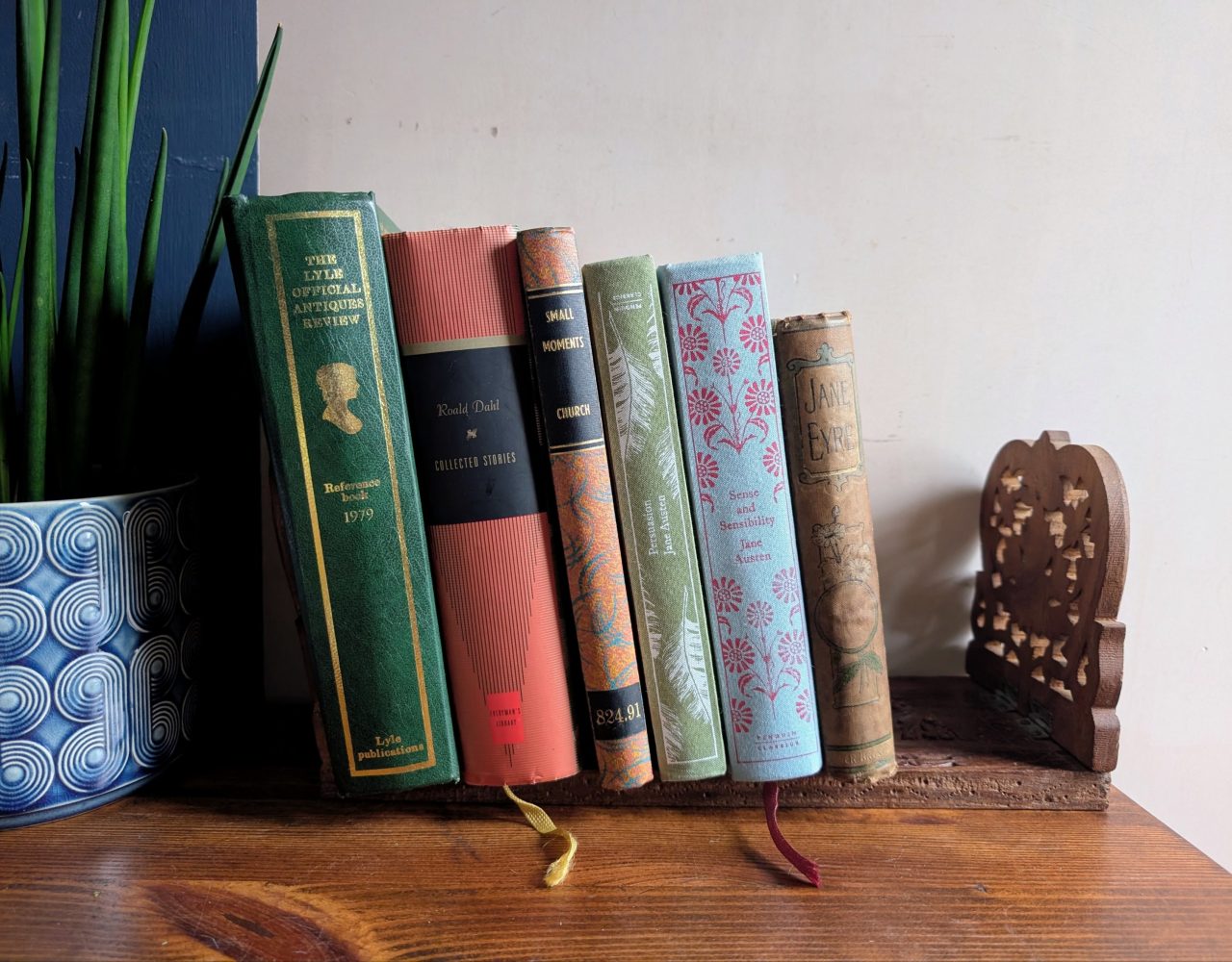 Carved oak fretwork book slide | Oaky Doke Vintage Home